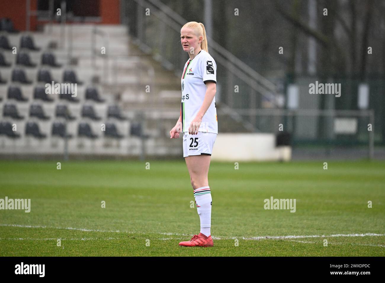 Oostakker, Belgium. 30th Mar, 2024. Linde Veefkind (25) of OHL pictured ...