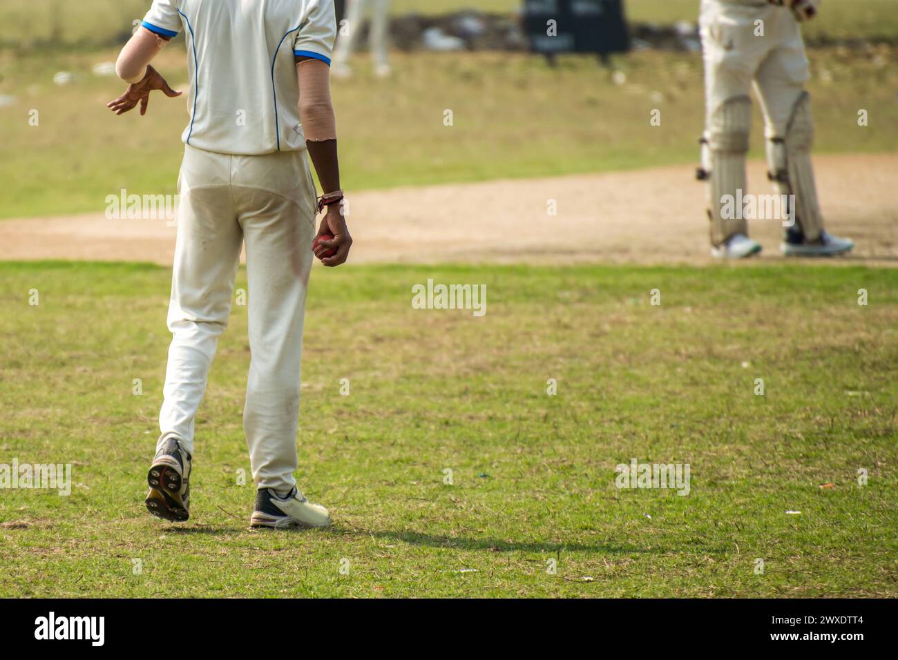 Cricket fast bowler ready to running steps and start up stance Stock ...