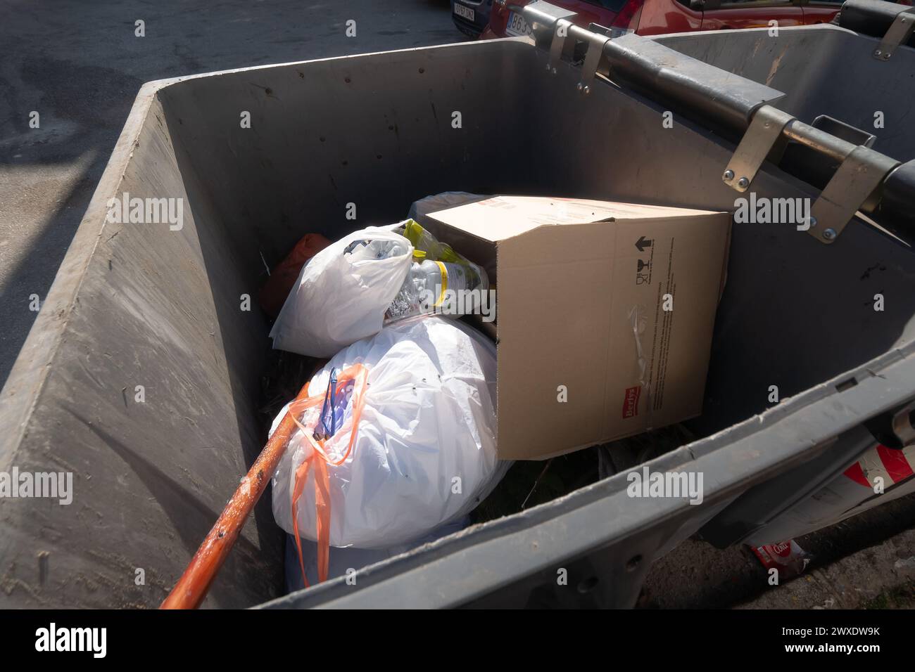 Dumpster Half Full Stock Photo - Alamy
