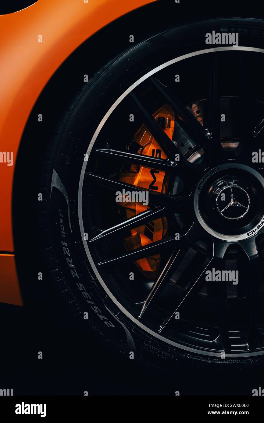 Mercedes amg sl hi-res stock photography and images - Alamy