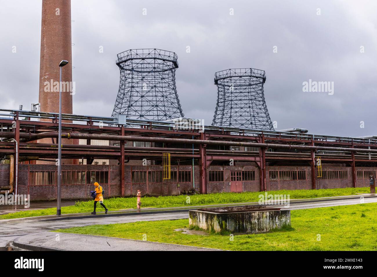 Gas holders and buildings, Zollverein colliery and cokery, industrial ...