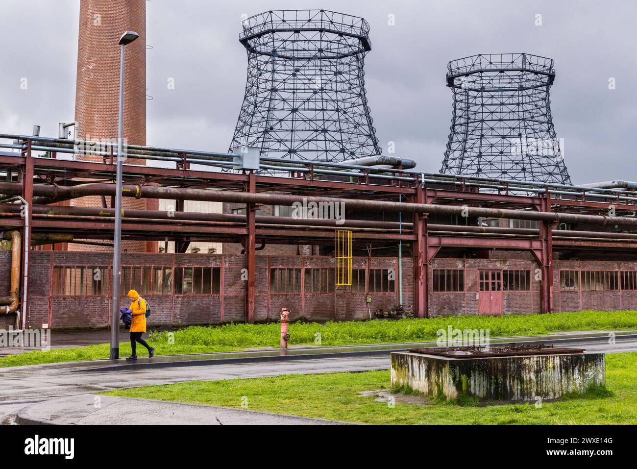 Gas holders and buildings, Zollverein colliery and cokery, industrial ...