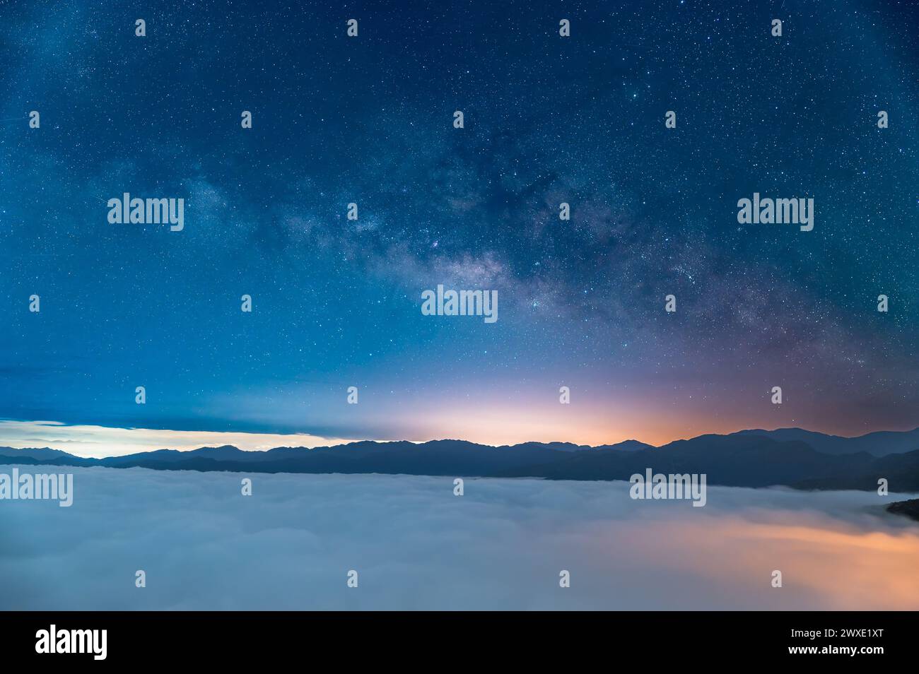 Capture the mesmerizing dance of the Milky Way, dynamic cloud ...