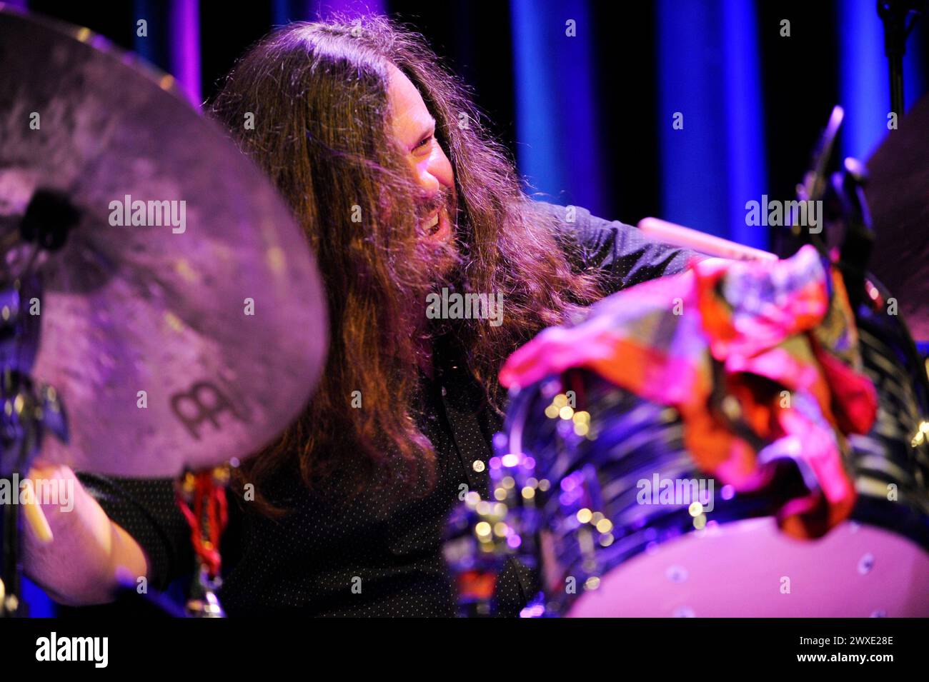 Der amerikanische Jazz-Schlagzeuger Josh Dion im Oberhausener Ebertbad ...