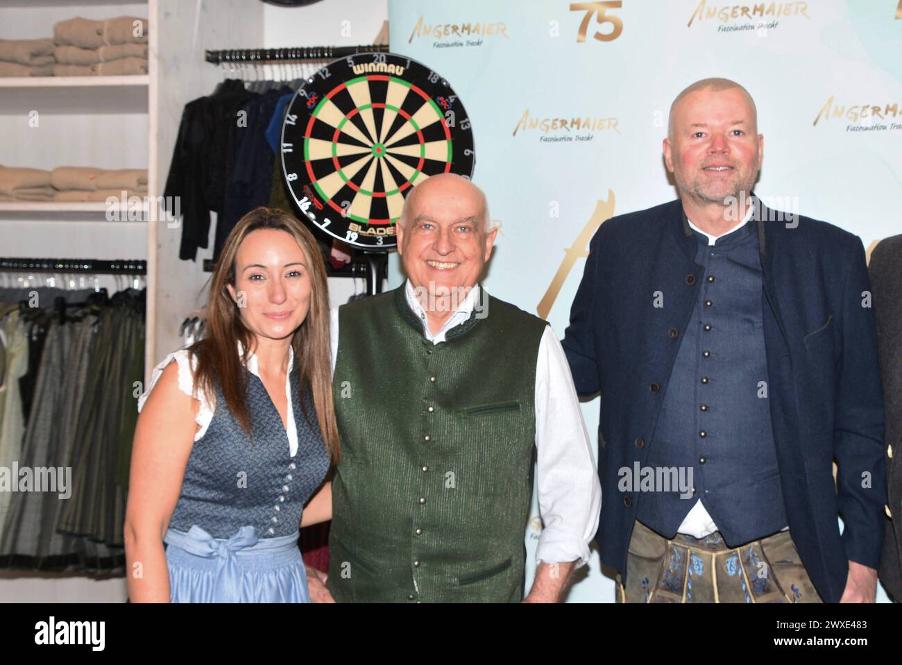 Julia Van Barneveld Dr Axel Munz Angermaier Trachten Raymond van ...