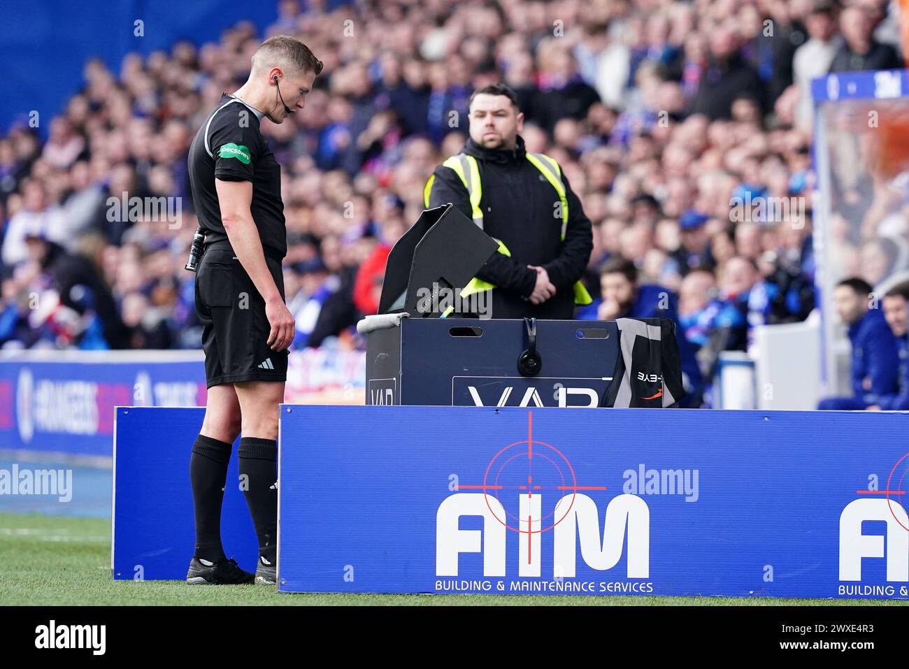 David dickinson hi-res stock photography and images - Alamy