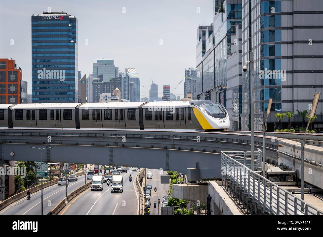 Bangkok, Thailand. 30th Mar, 2024. The driverless Yellow Line monorail ...