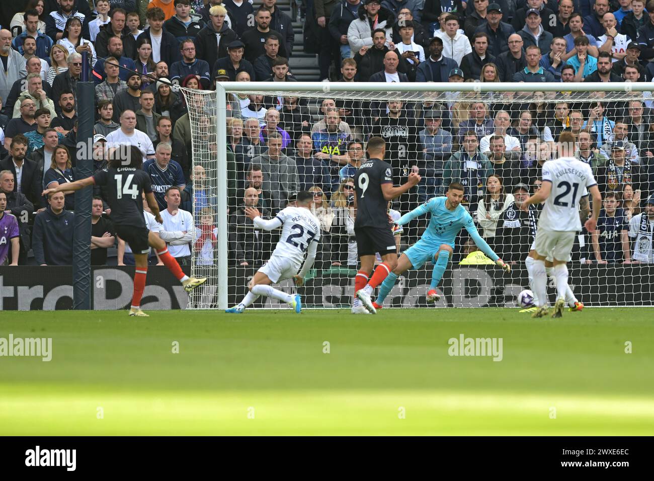 London, UK. 30th Mar, 2024. GOAL Tahith Chong of Luton Town opens the ...