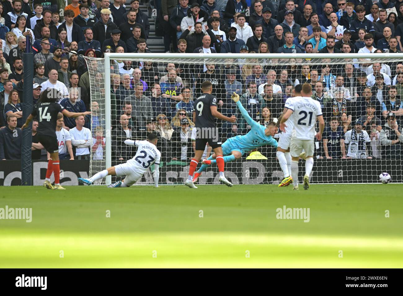 London, UK. 30th Mar, 2024. GOAL Tahith Chong of Luton Town opens the ...
