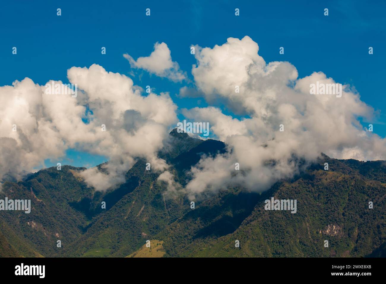 The amazing landscapes of the Central Ranges on the ascent to the High ...