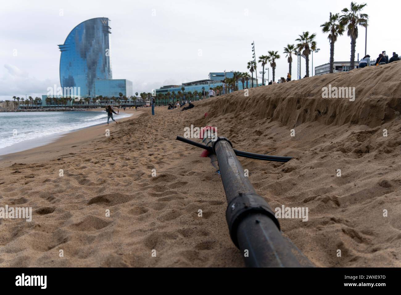 The Nelson storm makes itself felt on the beaches of Barcelona with ...