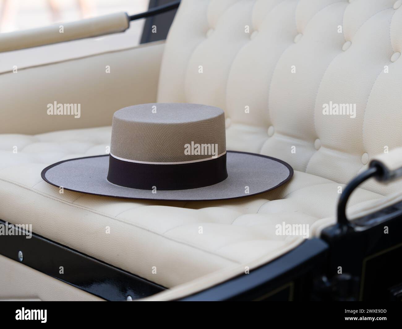 Cordovan Hat, typical andalusian hat on the seat of a carriage Stock Photo - Alamy