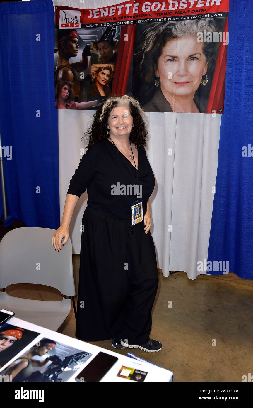 Jenette Goldstein auf der WonderCon 2024 im Anaheim Convention Center ...
