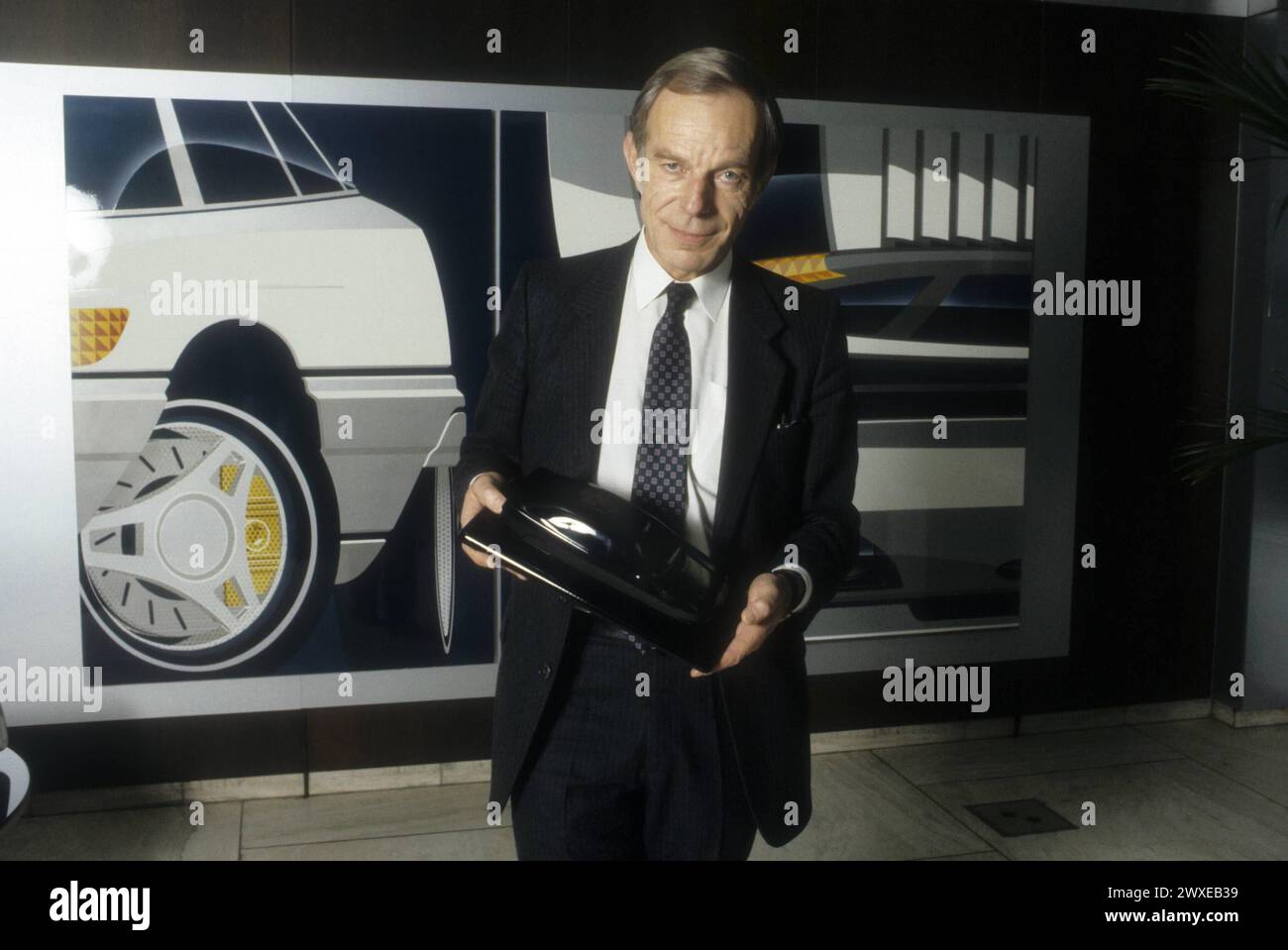 Uwe Bahnsen Automobil-Designer 11/86 brüg Uwe Bahnsen im November 1986 ...