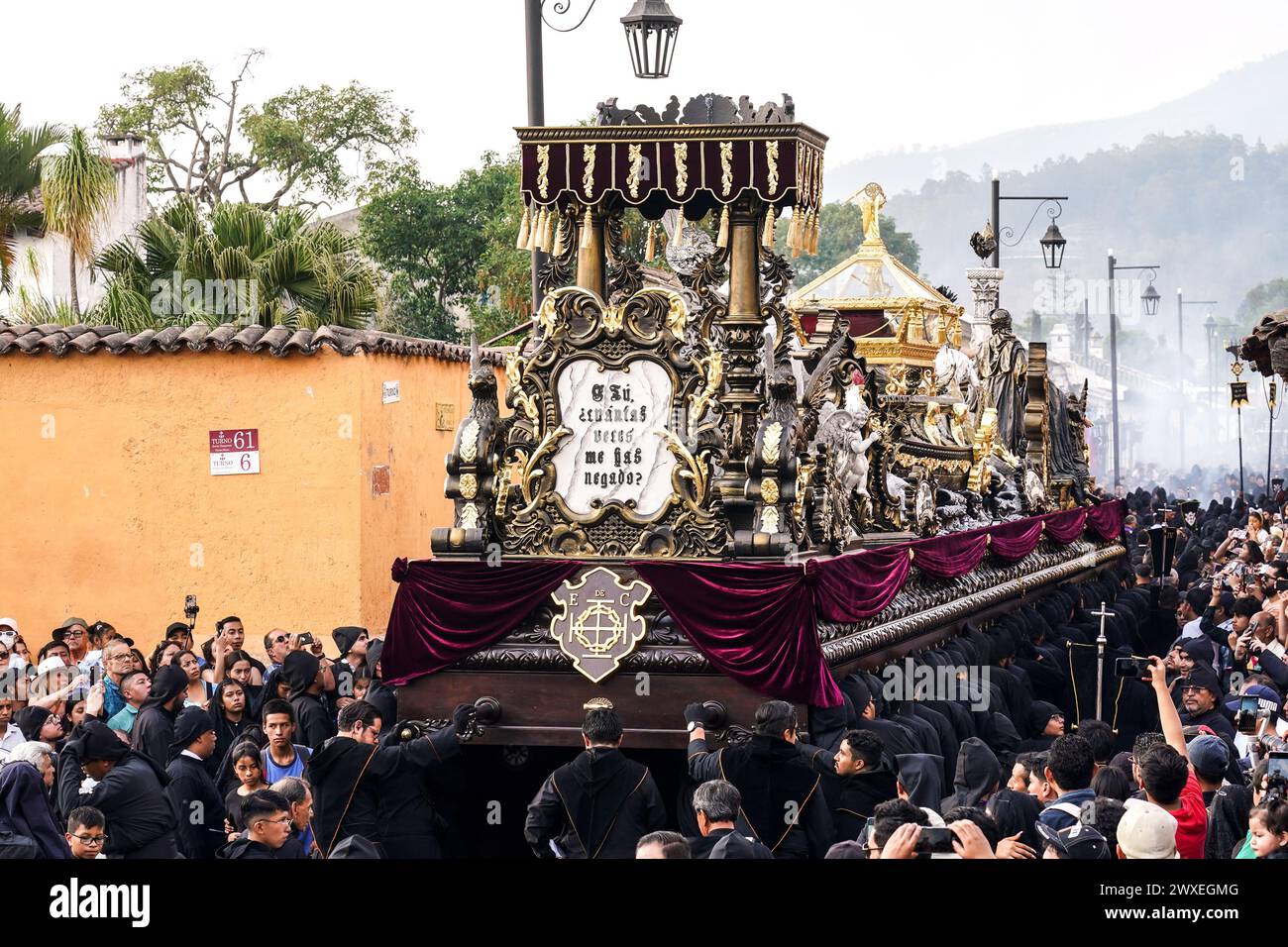 Antigua, Guatemala. 29th Mar, 2024. Catholic penitents carry the ...