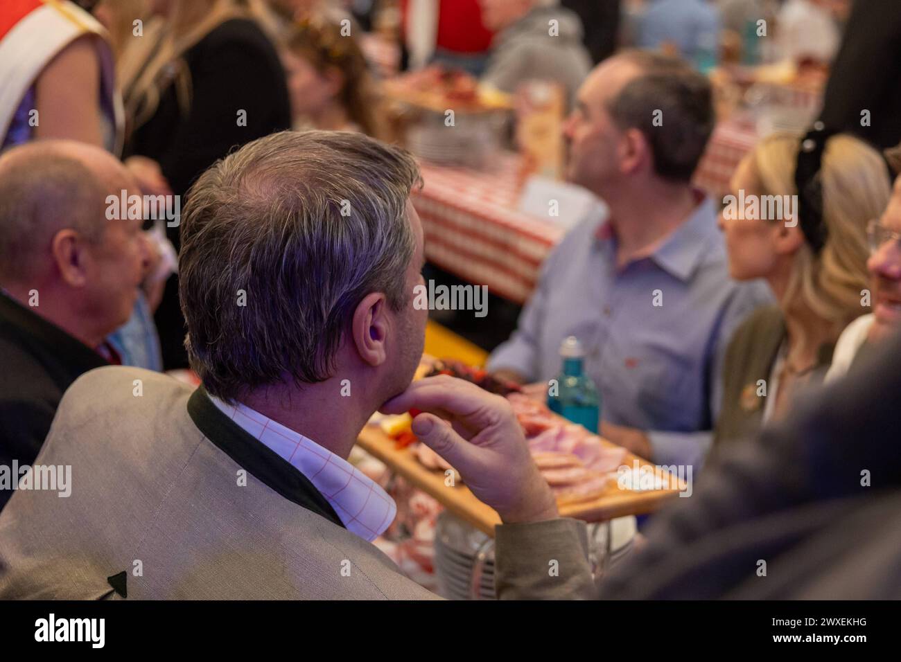 Nürnberg Frühlingsvolksfest 2024 - Bieranstich Hubert Aiwanger ...