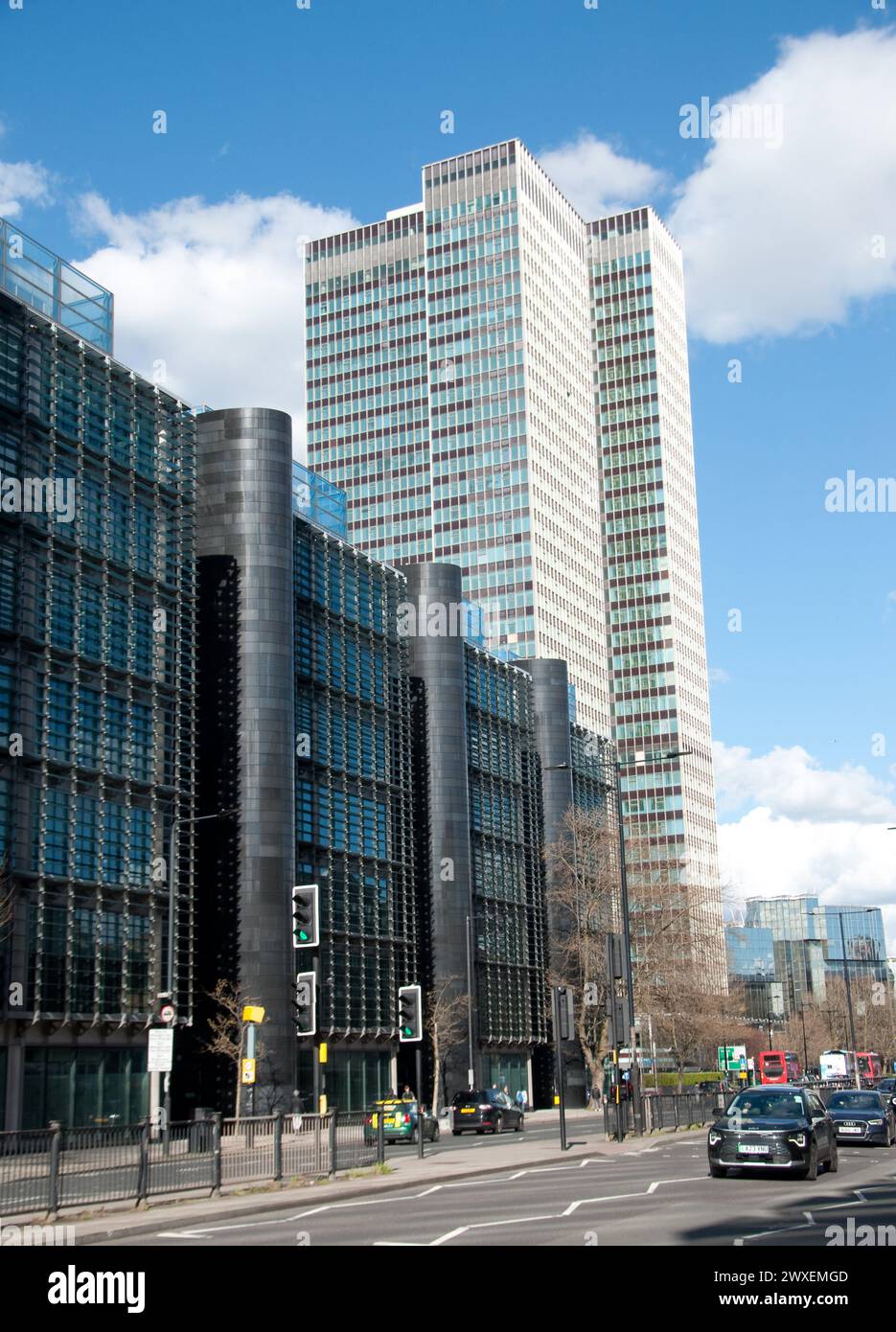 Modern architecture london hi-res stock photography and images - Alamy