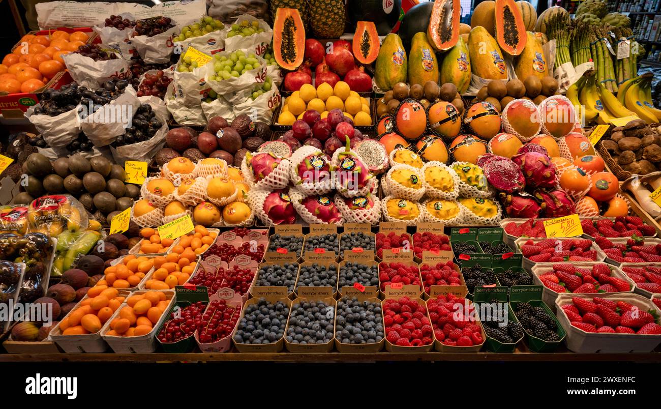 Exotic tropical fruit display hi-res stock photography and images - Alamy