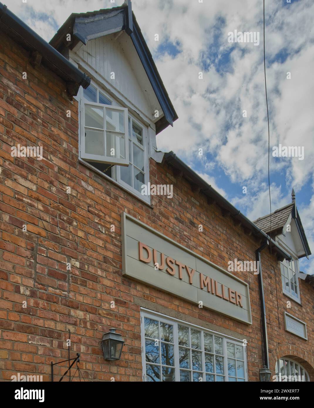 The Dusty Miller canal side pub at Wrenbury-cum-Frith in Cheshire UK ...