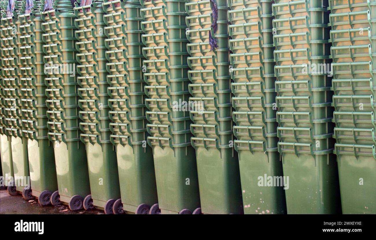 Communal waste bins hi-res stock photography and images - Alamy