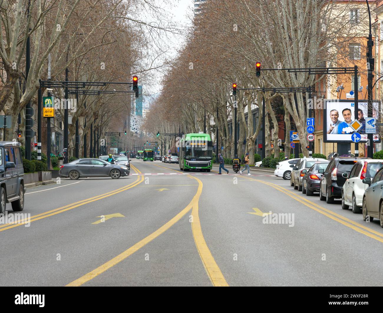 Cars featuring hi-res stock photography and images - Alamy