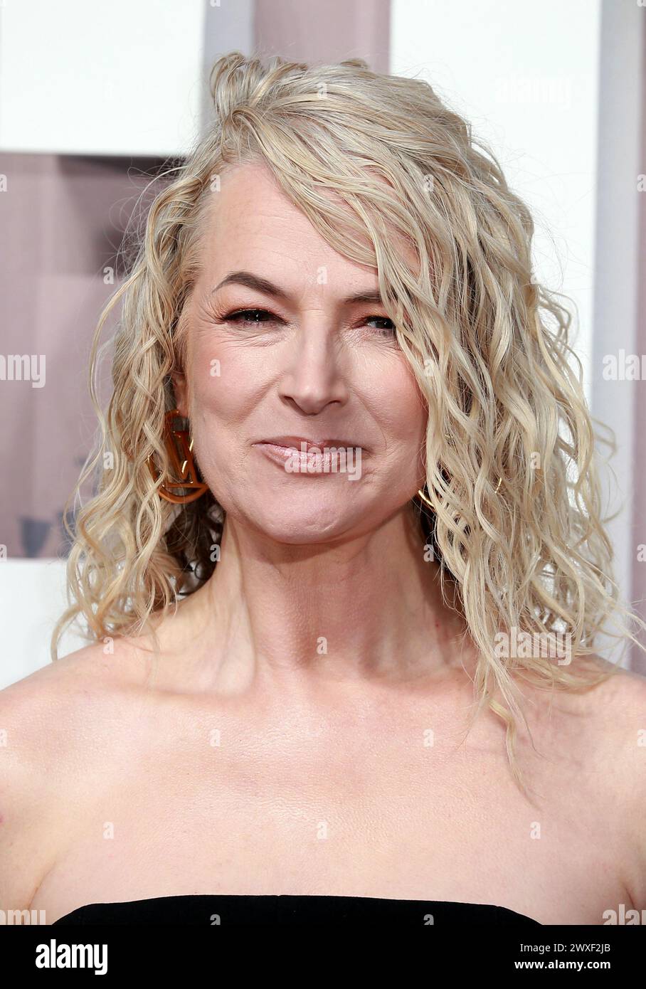 Scoop world premiere in curzon mayfair hi-res stock photography and ...