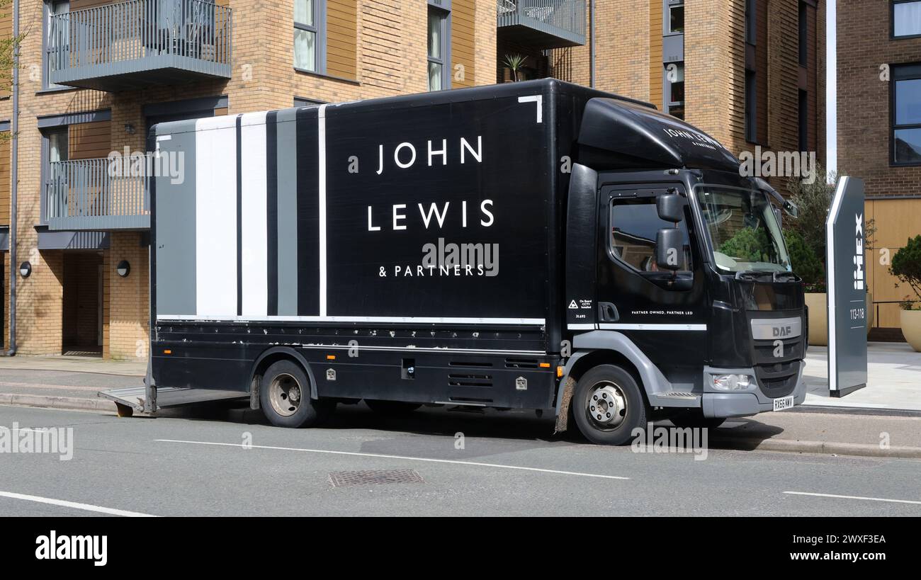 John lewis delivery van hi-res stock photography and images - Alamy