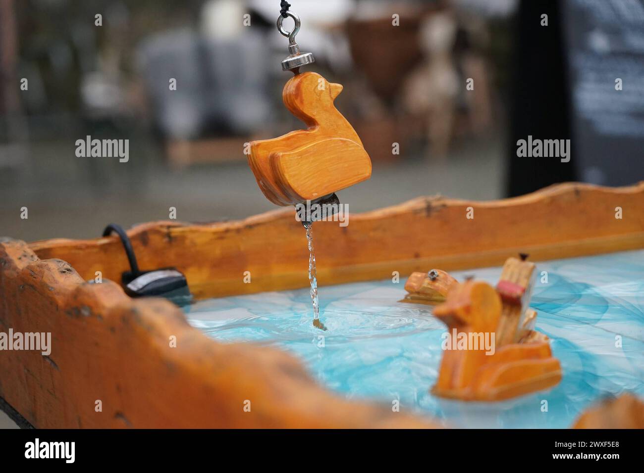 Entenangeln aus Holz - Gross-Gerau 30.03.2024: Mittelalterlicher ...