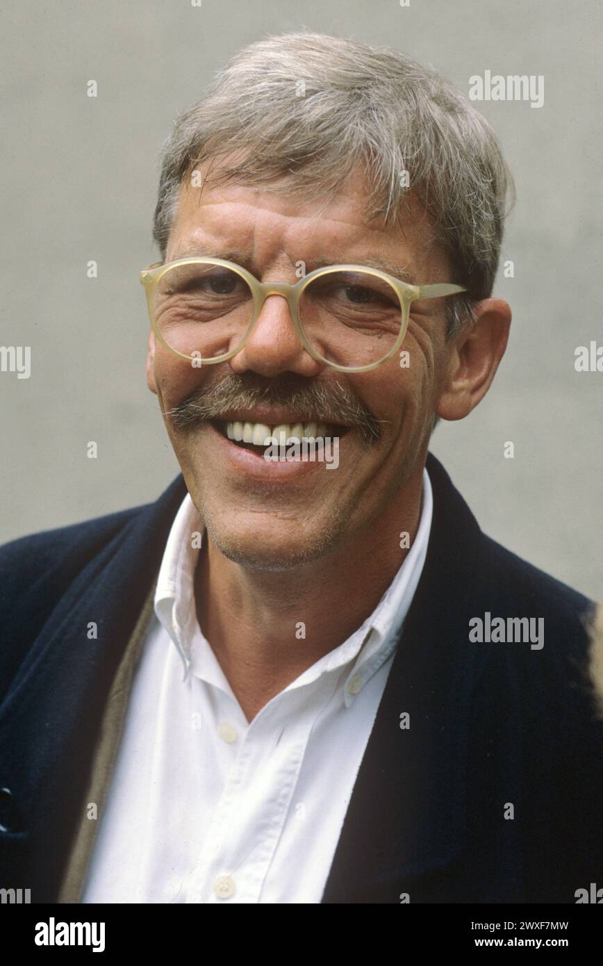 Peter Striebeck bei einem Fototermin während der Dreharbeiten zur ...