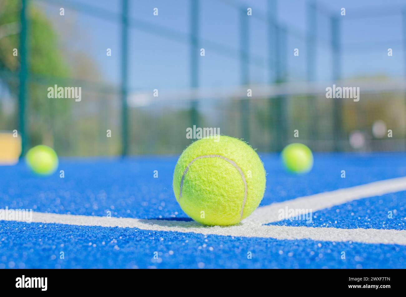 Blue playing surface hi-res stock photography and images - Alamy