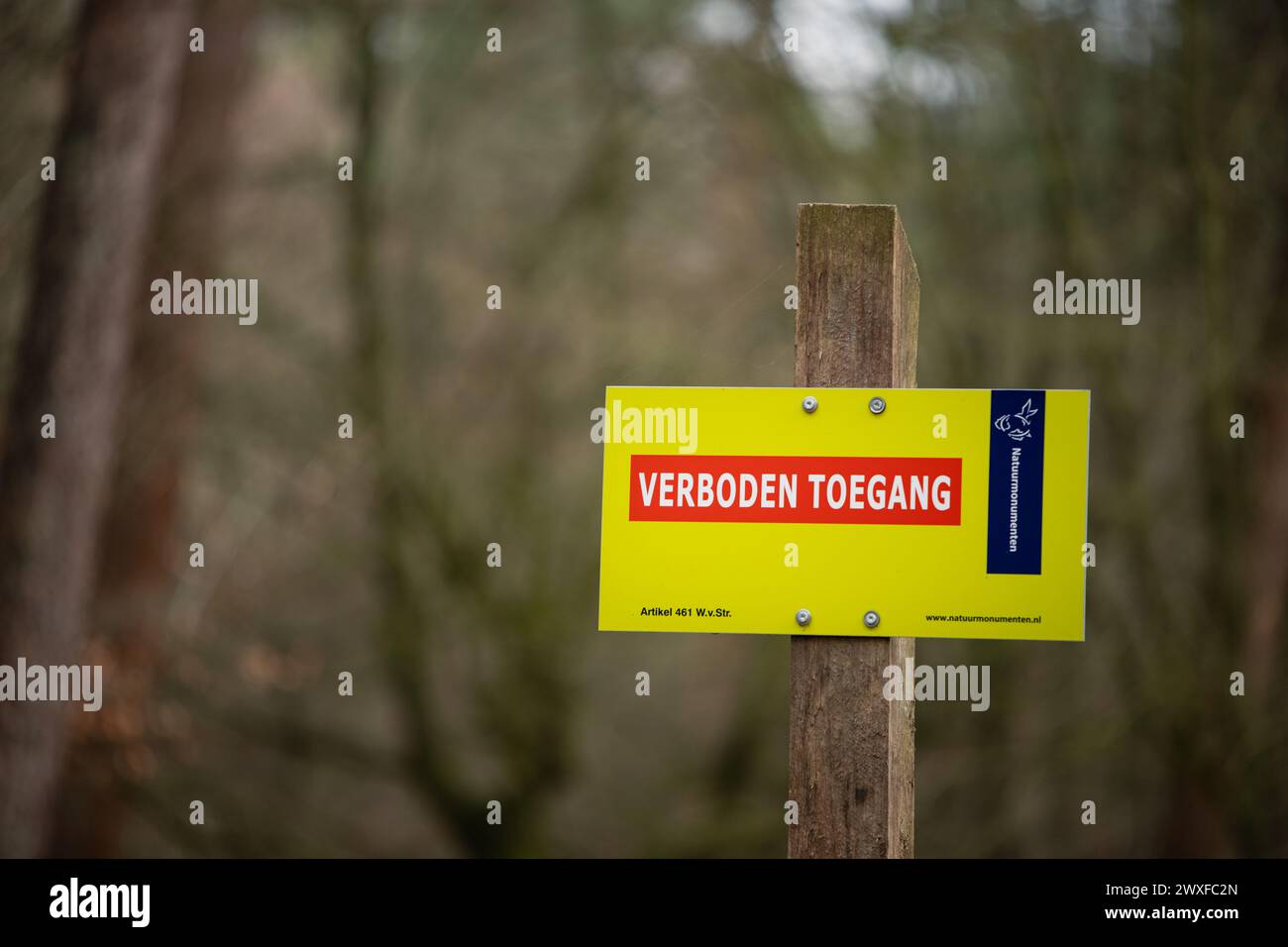 Verboden toegang bos hi-res stock photography and images - Alamy
