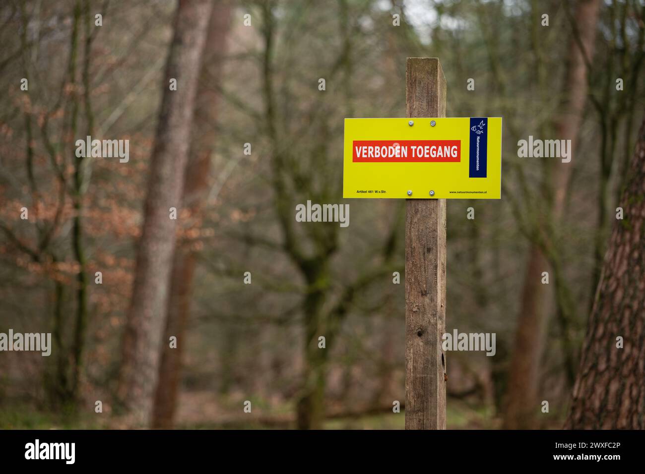Verboden toegang bos hi-res stock photography and images - Alamy