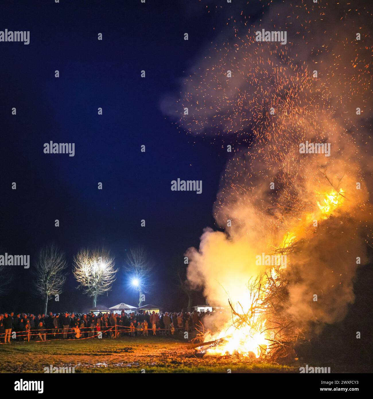 Sythen, NRW, Germany. 30th Mar, 2024. Locals and visitors gather for ...
