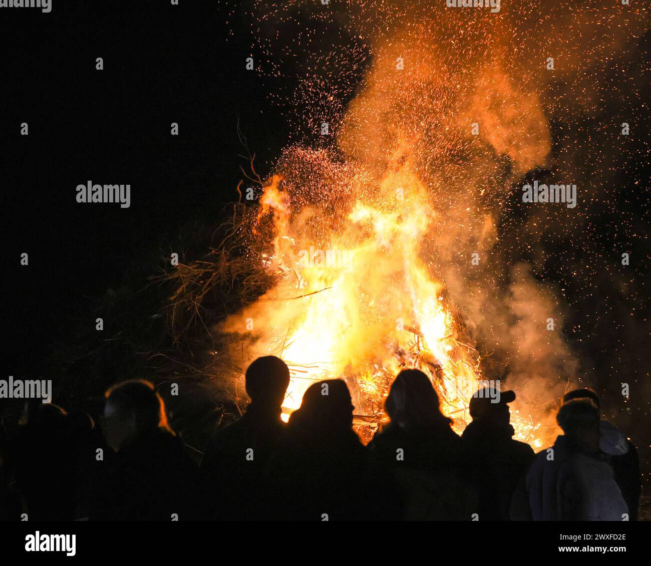 Sythen, NRW, Germany. 30th Mar, 2024. Locals and visitors gather for ...