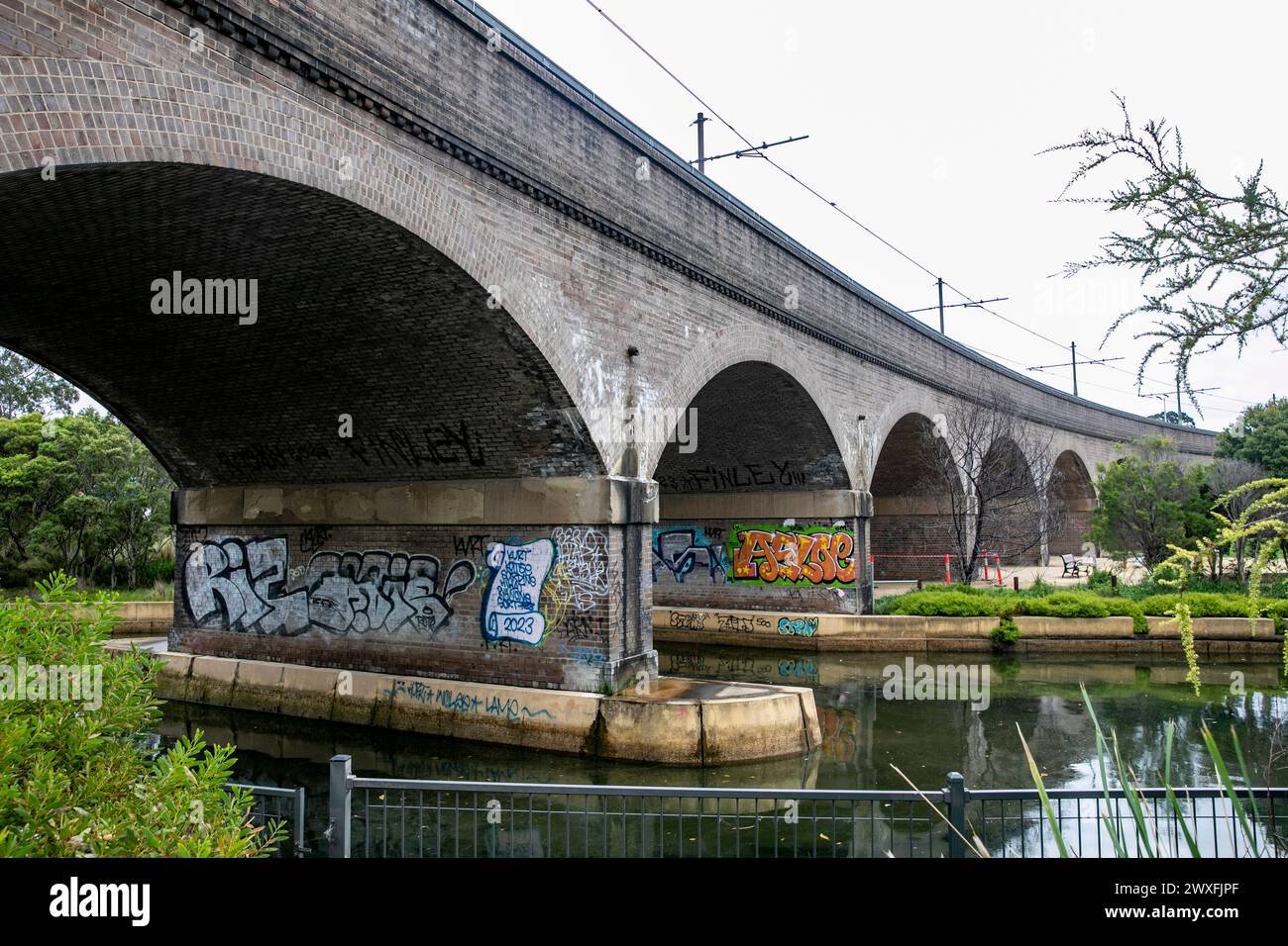 Glebe and wentworth park railway viaducts hi-res stock photography and ...