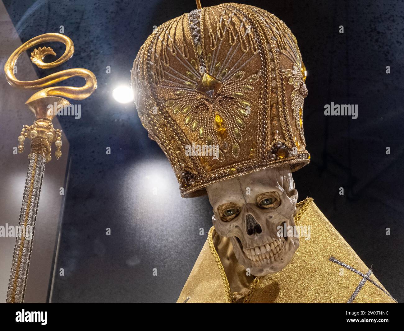 Beautiful model wearing death costume hi-res stock photography and ...