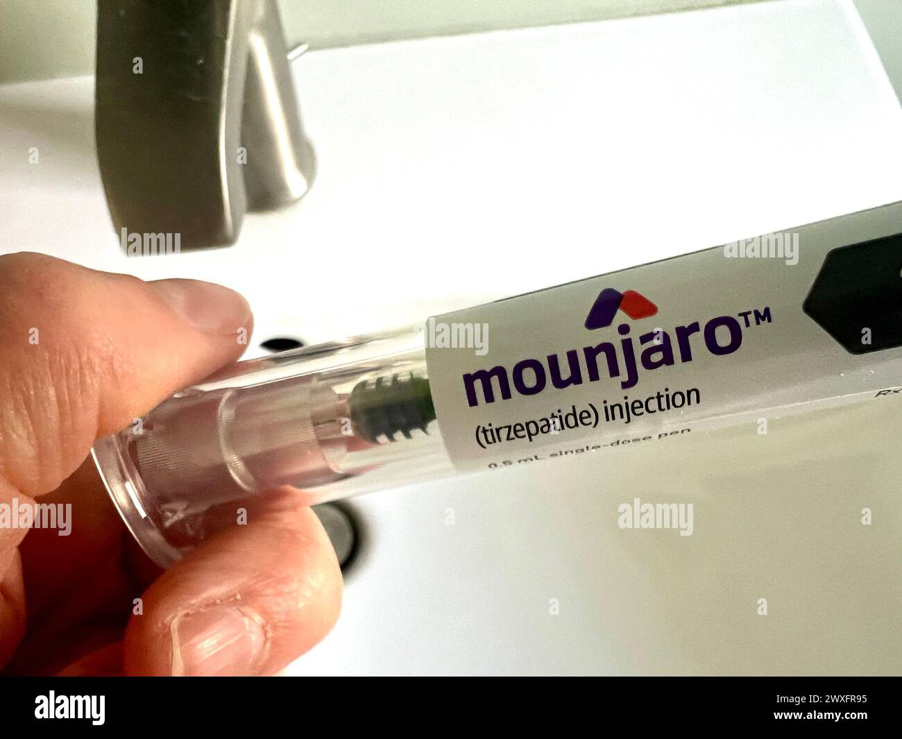 Injectable hi-res stock photography and images - Alamy