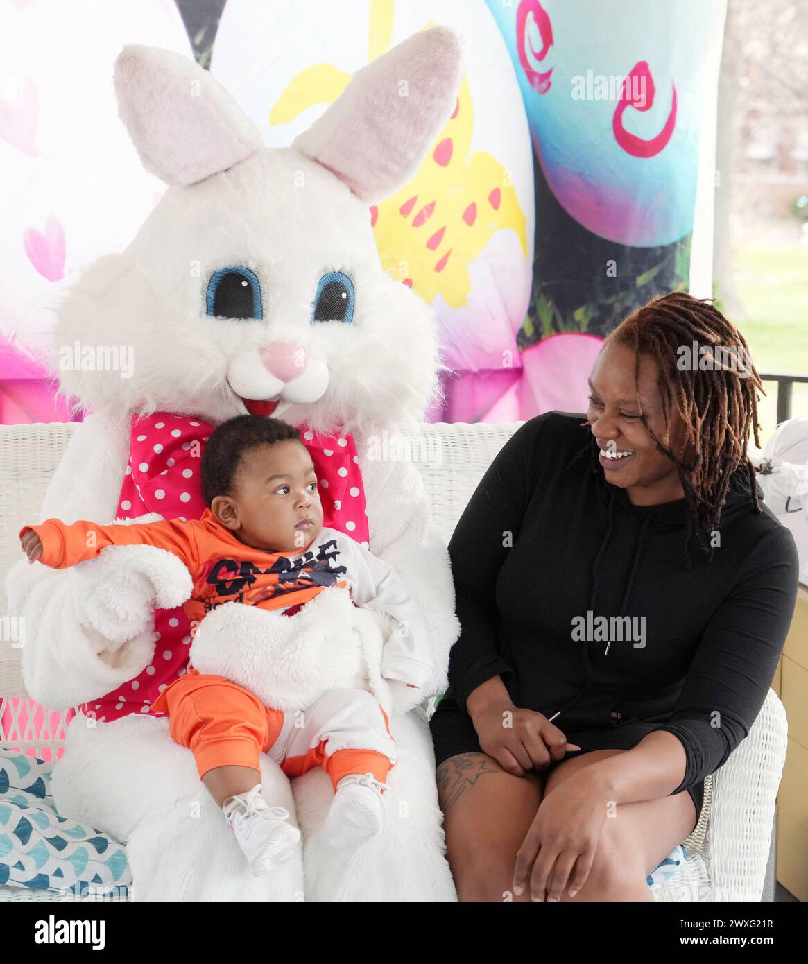 St. Louis, United States. 03rd Apr, 2024. Jazmine Jeloni tries to get ...