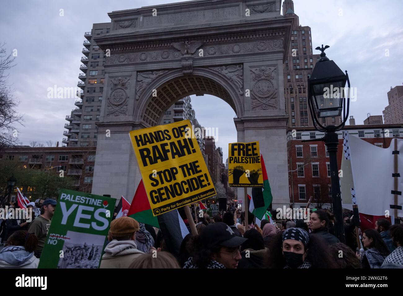 Free palestine signs hi-res stock photography and images - Alamy