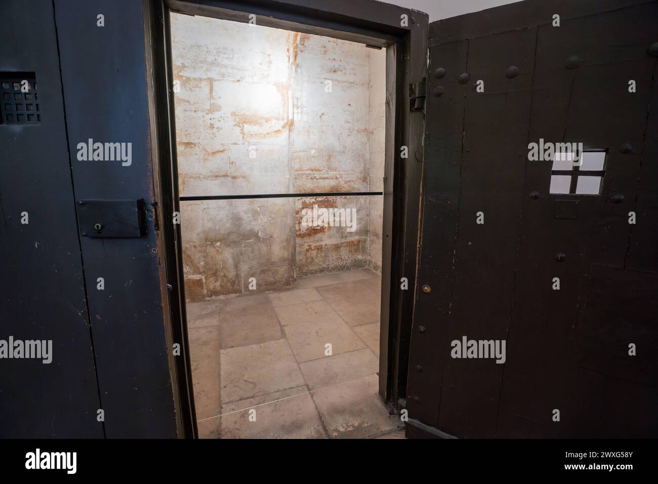 The Conciergerie prisoner cell in prison, Paris, France Stock Photo - Alamy