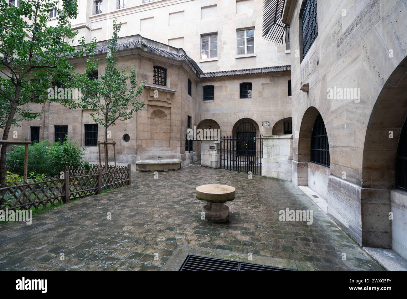 The Conciergerie courtyard prison in Paris, France Stock Photo - Alamy