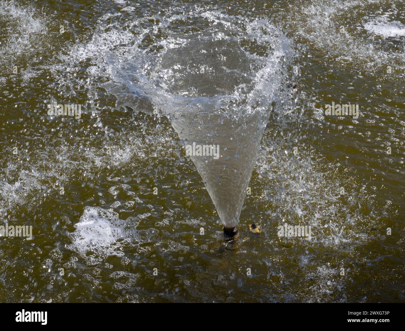 Spurt fountain hi-res stock photography and images - Alamy