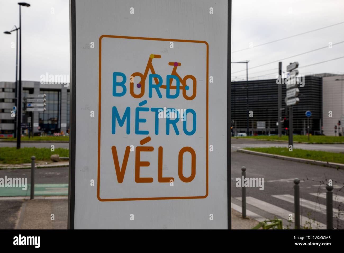 Bordeaux , France - 03 26 2024 : bordo metro velo cyclists lane sign ...