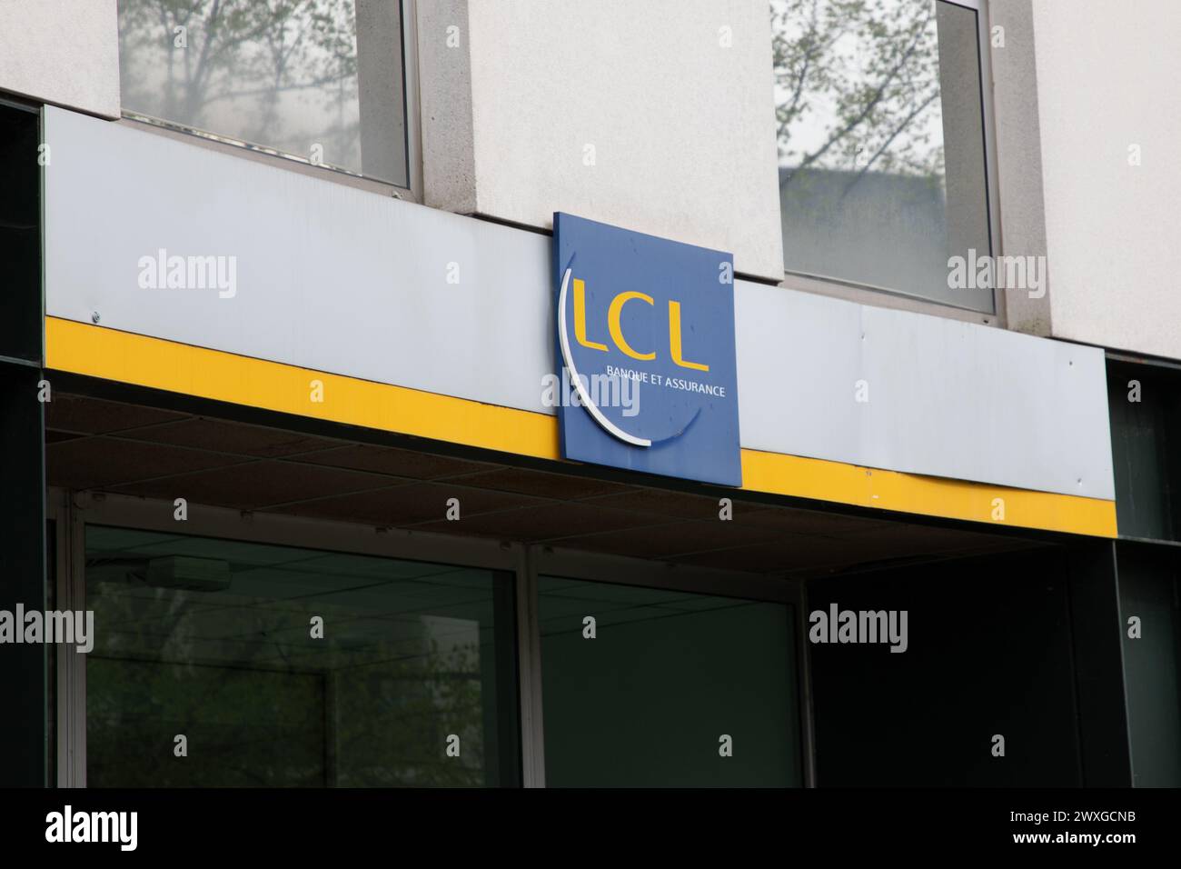 Bordeaux , France - 03 26 2024 : lcl banque logo sign and brand text on ...
