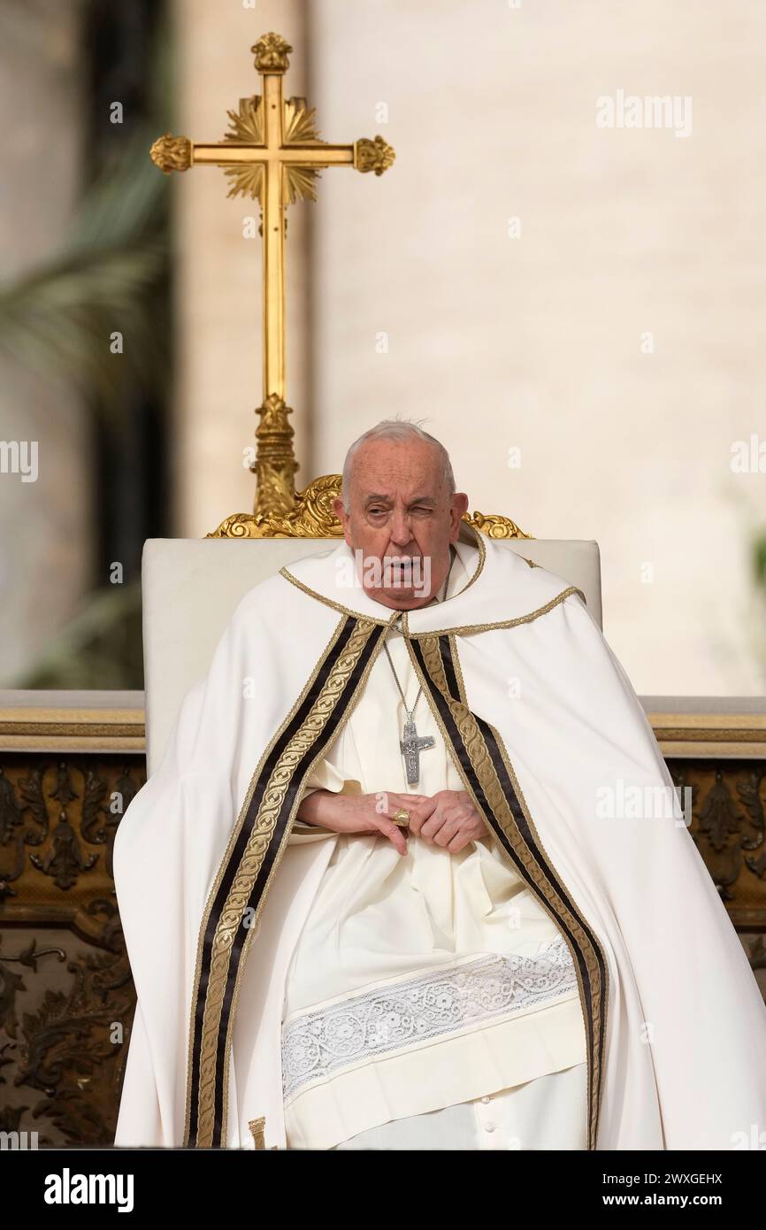 Pope Francis celebrates Easter mass in St. Peter's Square at the ...