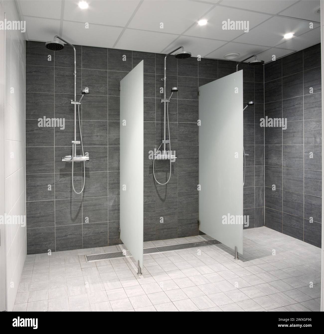 Swimming pool showers hi-res stock photography and images - Alamy