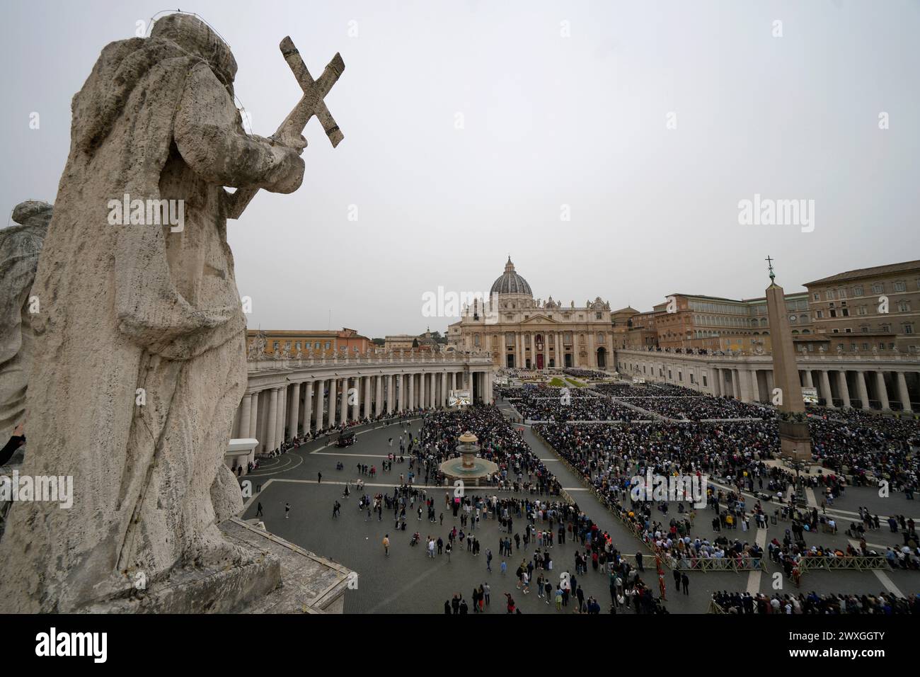 A view of St. Peter's Square at The Vatican during the Easter Sunday ...