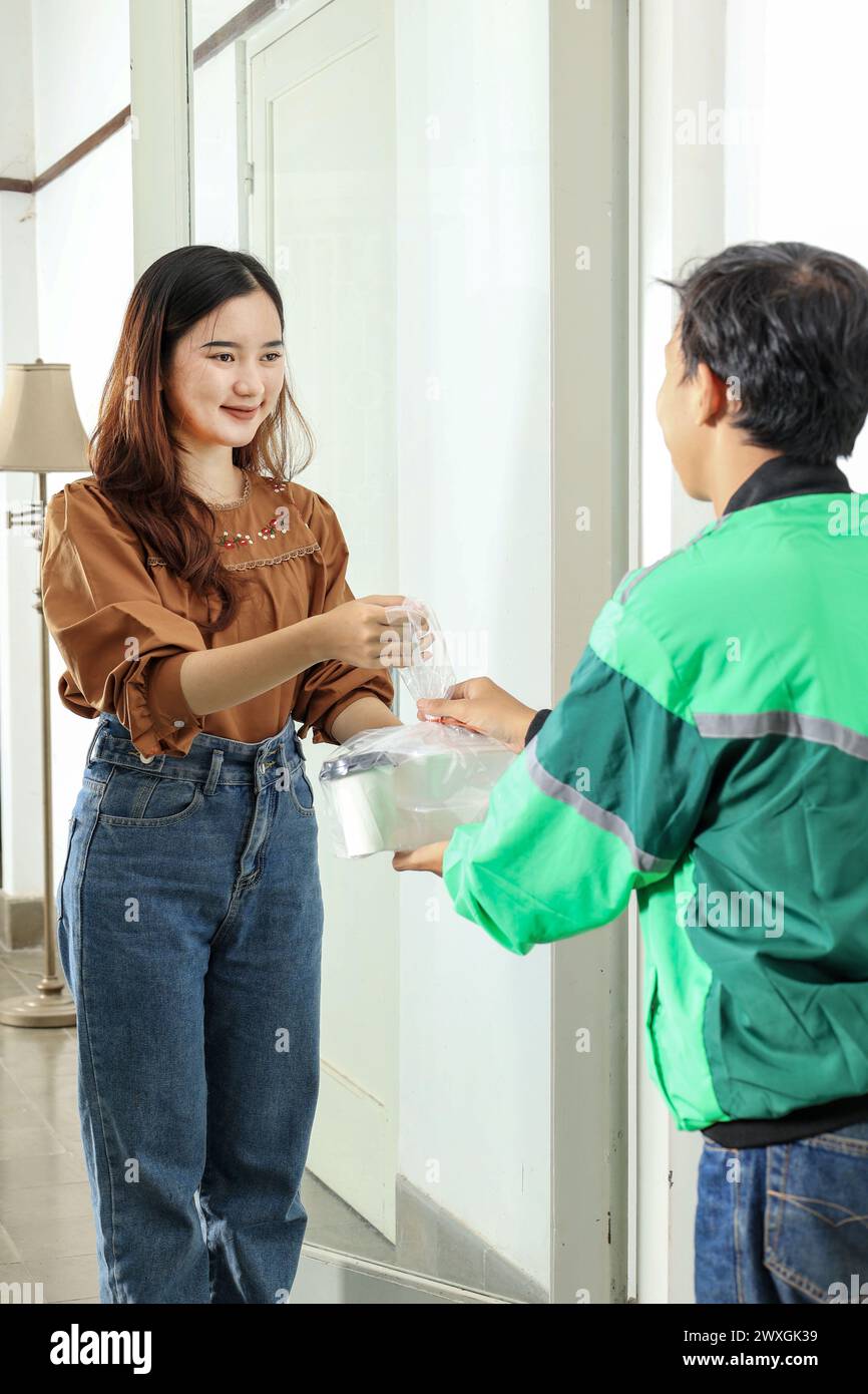 Gojek service hi-res stock photography and images - Alamy