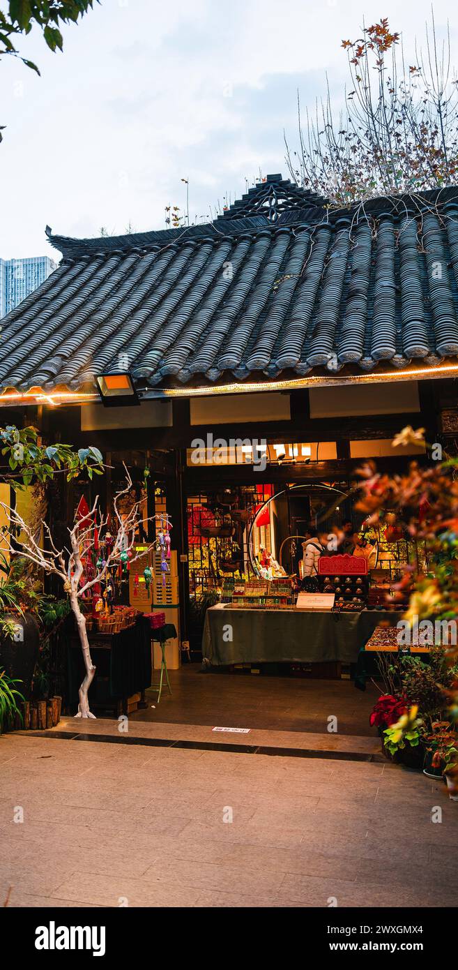 Kuanzhai Alley, Chengdu Stock Photo - Alamy