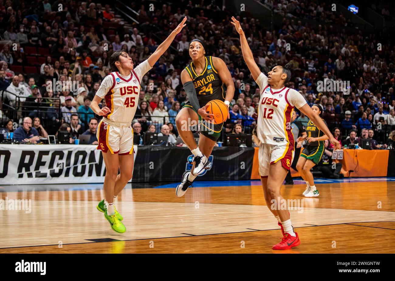 Portland, OR U.S. 30th Mar, 2024. A. Baylor guard Sarah Andrews (24 ...